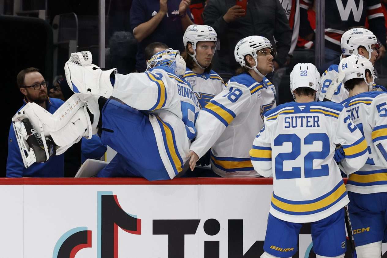 Jordan Binnington teki lieron tempun Aleksandr Ovetshkinille - "Hän on ...