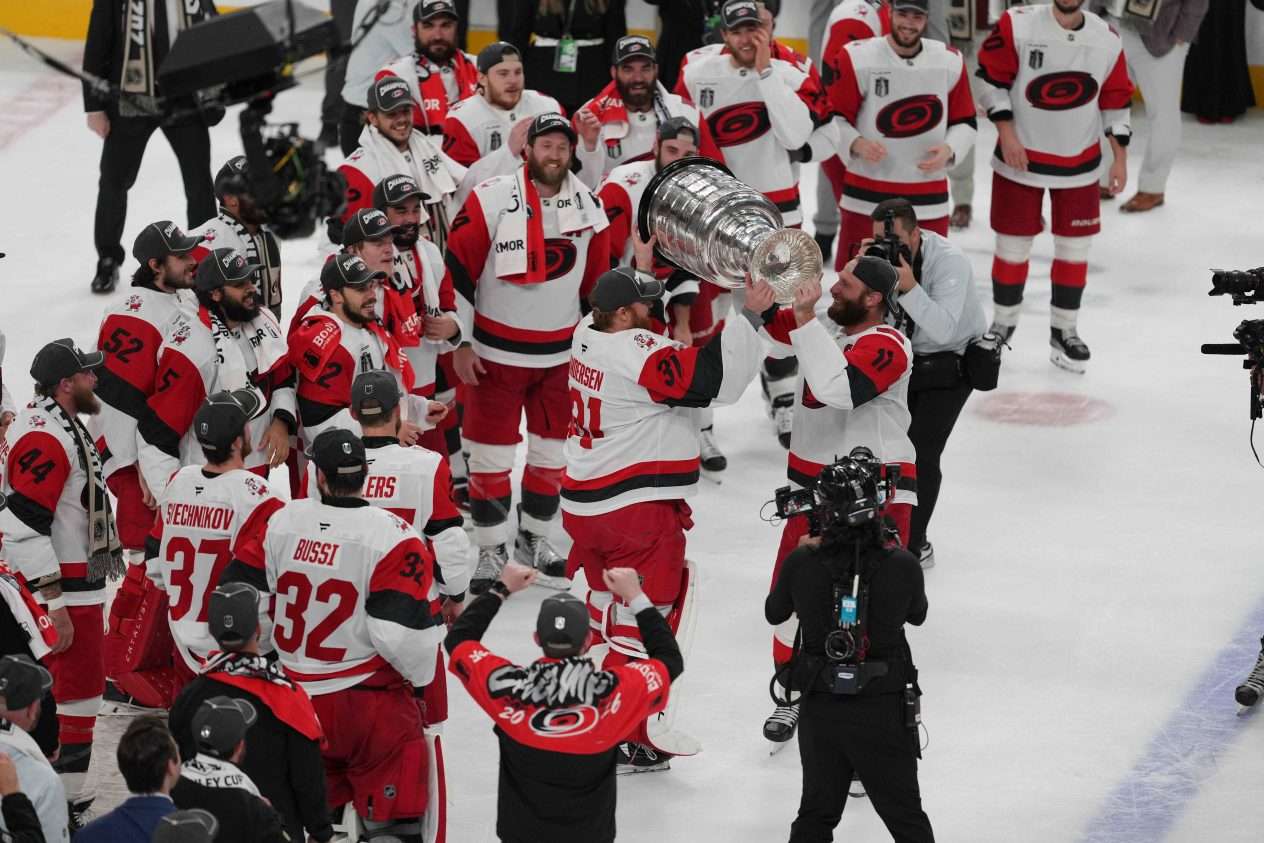 Sebastian Aho: upea ele NHL-mestaruushuumassa! - SuomiKiekko