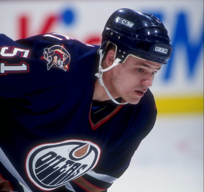 Entinen NHL-tähti Andrei Kovalenko kavaltanut KHL-pelaajien rahoja ...